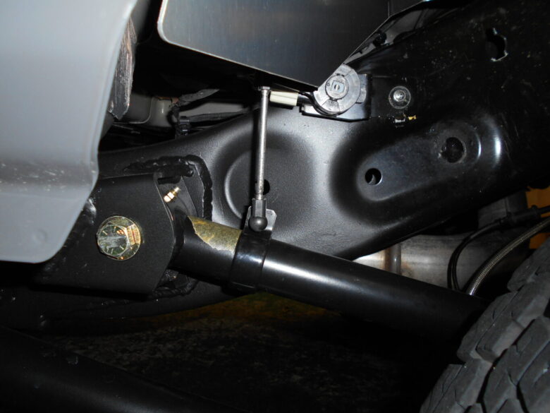 jeep JL ヘッドライトレベライザー 調整 | HallShot